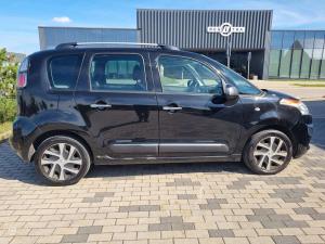 Black Citroen c3-picasso 2016 in Siauliai, with an engine capacity of 1.56 L and mileage of 194 thousand km for 4450 €, photo 8 on AUTOMOTO.COM.LV