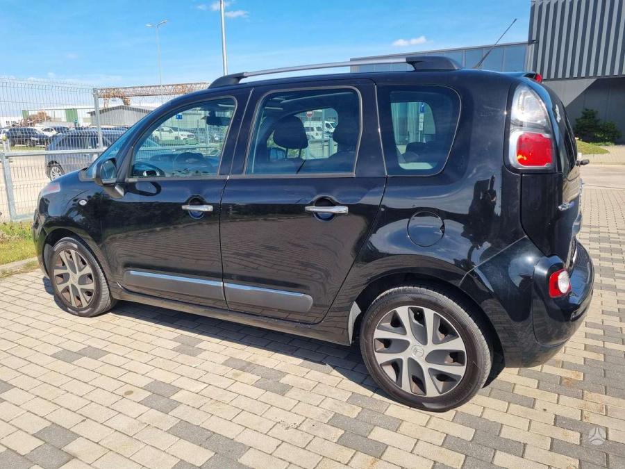 Black Citroen c3-picasso 2016 in Siauliai, with an engine capacity of 1.56 L and mileage of 194 thousand km for 4450 €, photo 13 on AUTOMOTO.COM.LV