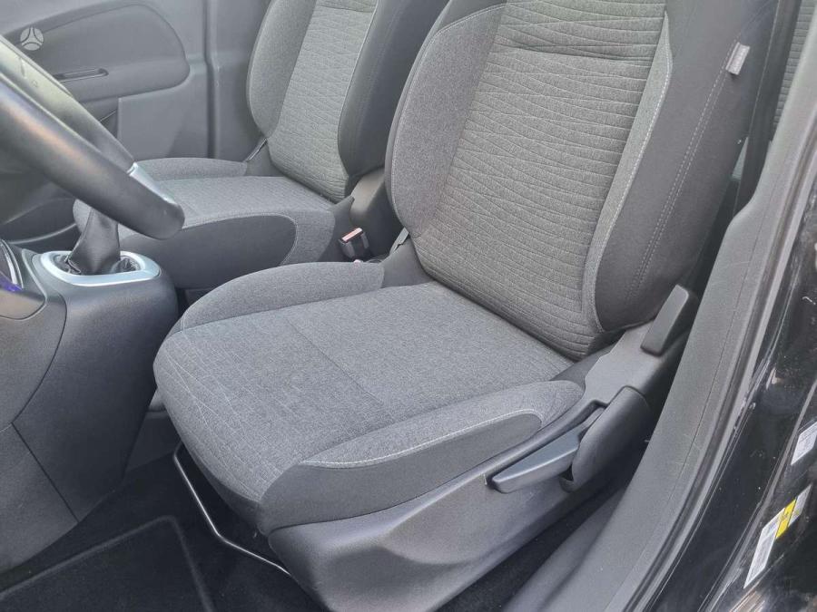 Black Citroen c3-picasso 2016 in Siauliai, with an engine capacity of 1.56 L and mileage of 194 thousand km for 4450 €, photo 17 on AUTOMOTO.COM.LV