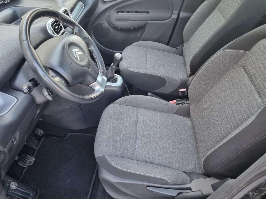 Black Citroen c3-picasso 2016 in Siauliai, with an engine capacity of 1.56 L and mileage of 194 thousand km for 4450 €, photo 18 on AUTOMOTO.COM.LV