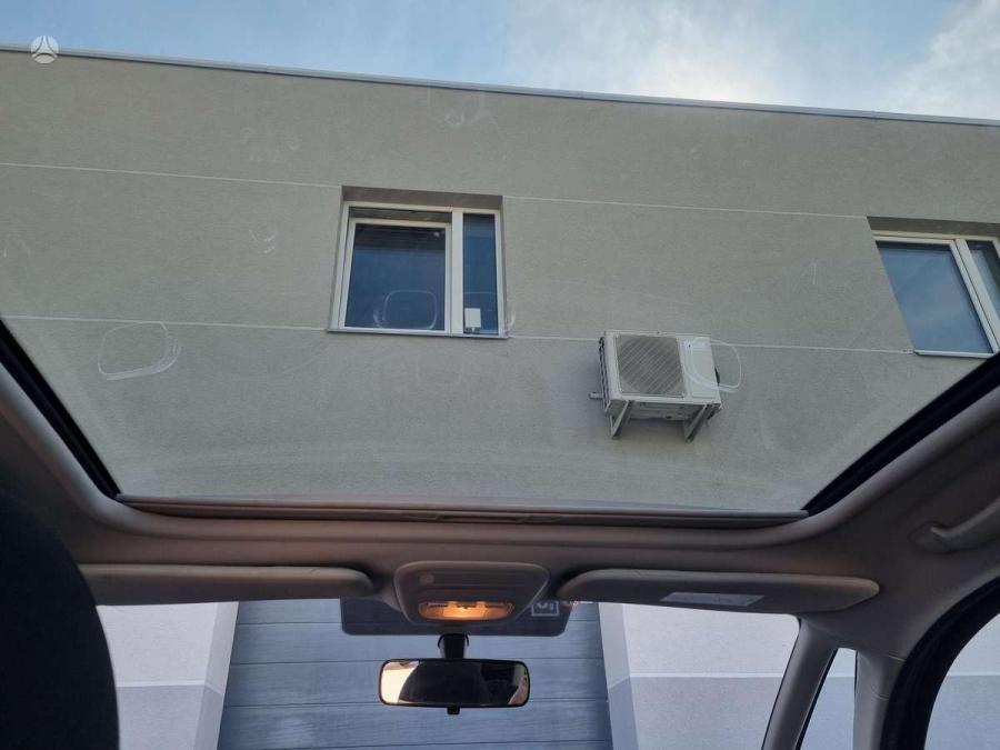 Black Citroen c3-picasso 2016 in Siauliai, with an engine capacity of 1.56 L and mileage of 194 thousand km for 4450 €, photo 20 on AUTOMOTO.COM.LV