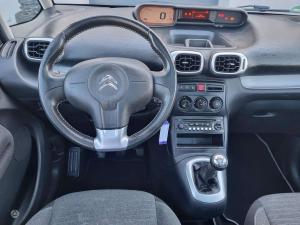 Black Citroen c3-picasso 2016 in Siauliai, with an engine capacity of 1.56 L and mileage of 194 thousand km for 4450 €, photo 21 on AUTOMOTO.COM.LV