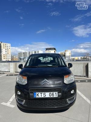 Melns Citroen c3-picasso 2009 Viļņa, ar dzinēja tilpumu 1.60 L un nobraukumu 330 tūkst. km par 1850 €, foto  vietnē AUTOMOTO.COM.LV