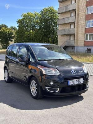 Black Citroen c3-picasso 2009 in Kaunas, with an engine capacity of 1.40 L and mileage of 281 thousand km for 1800 €, photo 4 on AUTOMOTO.COM.LV
