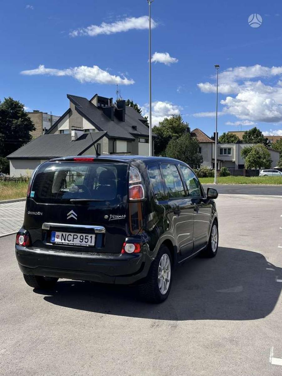 Black Citroen c3-picasso 2009 in Kaunas, with an engine capacity of 1.40 L and mileage of 281 thousand km for 1800 €, photo 5 on AUTOMOTO.COM.LV