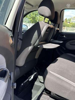 Black Citroen c3-picasso 2009 in Kaunas, with an engine capacity of 1.40 L and mileage of 281 thousand km for 1800 €, photo 7 on AUTOMOTO.COM.LV