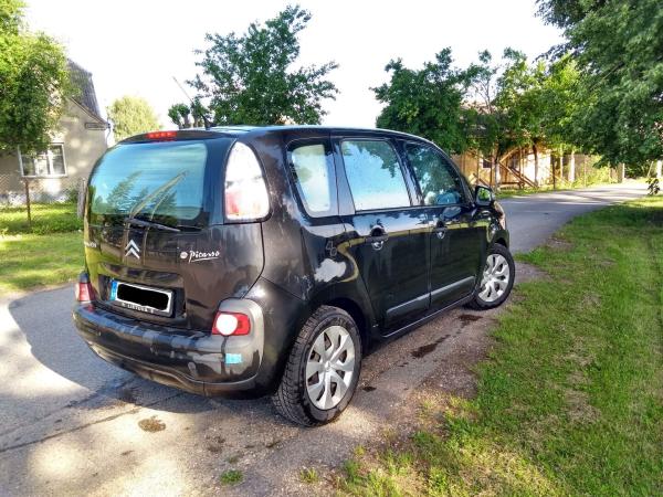 Black Citroen c3-picasso 2010 in Vilkaviskis, with an engine capacity of 1.60 L and mileage of 300 thousand km for 2250 €, photo 5 on AUTOMOTO.COM.LV