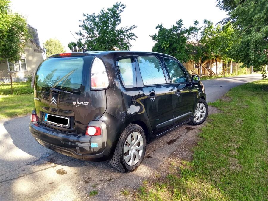 Black Citroen c3-picasso 2010 in Vilkaviskis, with an engine capacity of 1.60 L and mileage of 300 thousand km for 2250 €, photo 6 on AUTOMOTO.COM.LV