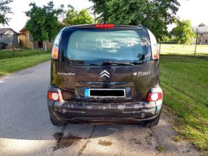 Black Citroen c3-picasso 2010 in Vilkaviskis, with an engine capacity of 1.60 L and mileage of 300 thousand km for 2250 €, photo 7 on AUTOMOTO.COM.LV