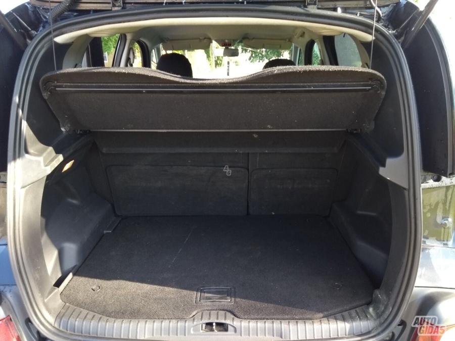 Black Citroen c3-picasso 2010 in Vilkaviskis, with an engine capacity of 1.60 L and mileage of 300 thousand km for 2250 €, photo 11 on AUTOMOTO.COM.LV