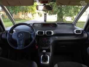 Black Citroen c3-picasso 2010 in Vilkaviskis, with an engine capacity of 1.60 L and mileage of 300 thousand km for 2250 €, photo 18 on AUTOMOTO.COM.LV