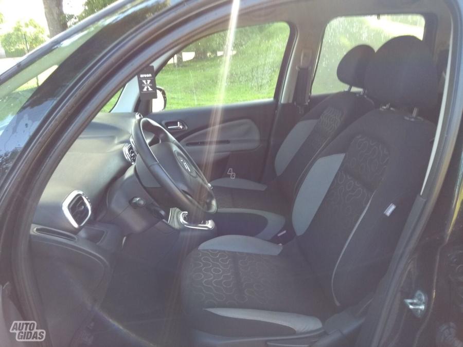 Black Citroen c3-picasso 2010 in Vilkaviskis, with an engine capacity of 1.60 L and mileage of 300 thousand km for 2250 €, photo 22 on AUTOMOTO.COM.LV