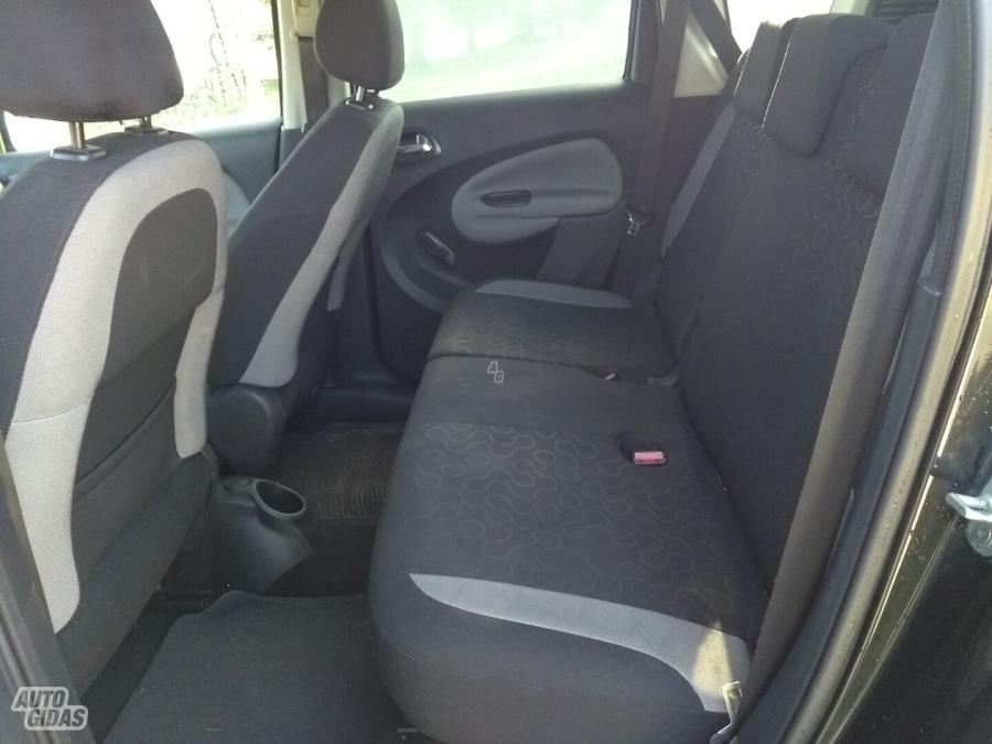 Black Citroen c3-picasso 2010 in Vilkaviskis, with an engine capacity of 1.60 L and mileage of 300 thousand km for 2250 €, photo 23 on AUTOMOTO.COM.LV