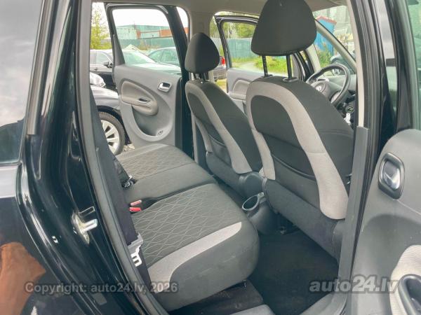Black Citroen c3-picasso 2017 in Tallinn, with an engine capacity of 1.60 L and mileage of 186 thousand km for 6600 €, photo 10 on AUTOMOTO.COM.LV