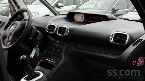 Zils Citroen c3-picasso 2014 Jelgava, ar dzinēja tilpumu 1.40 L un nobraukumu 104 tūkst. km par 4590 €, foto 9 vietnē AUTOMOTO.COM.LV