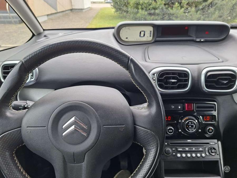 Brūns Citroen c3-picasso 2009 Ukmergė, ar dzinēja tilpumu 1.60 L un nobraukumu 150 tūkst. km par 2950 €, foto 8 vietnē AUTOMOTO.COM.LV