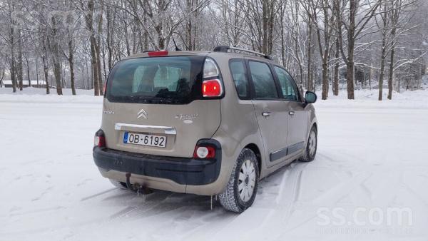 Brown Citroen c3-picasso 2010 in Aluksne, with an engine capacity of 1.60 L and mileage of 0 thousand km for 2400 €, photo 5 on AUTOMOTO.COM.LV