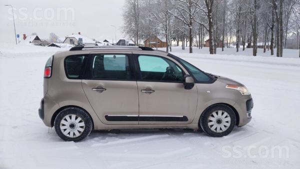 Brown Citroen c3-picasso 2010 in Aluksne, with an engine capacity of 1.60 L and mileage of 0 thousand km for 2400 €, photo 10 on AUTOMOTO.COM.LV