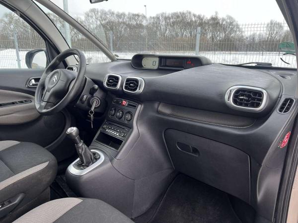 Brūns Citroen c3-picasso 2010 Tauragė, ar dzinēja tilpumu 1.60 L un nobraukumu 307 tūkst. km par 2900 €, foto 10 vietnē AUTOMOTO.COM.LV
