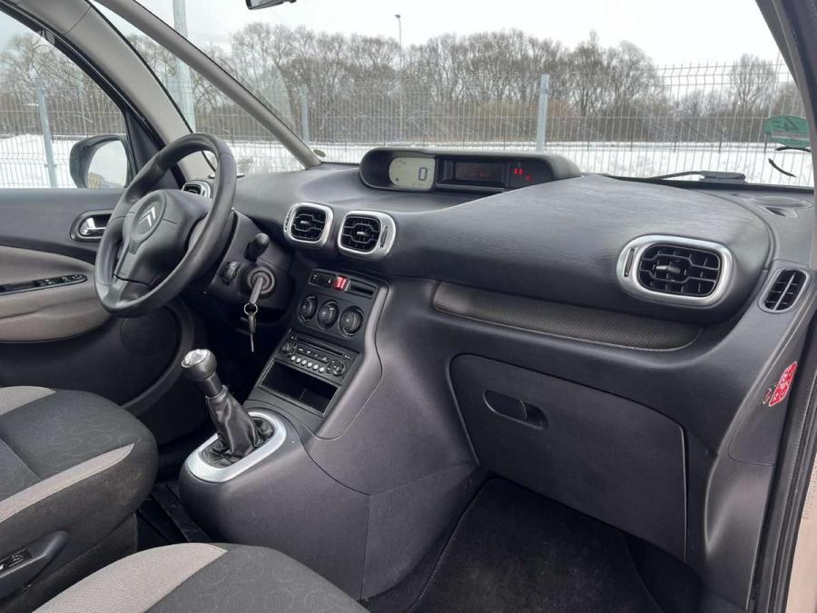 Brūns Citroen c3-picasso 2010 Tauragė, ar dzinēja tilpumu 1.60 L un nobraukumu 307 tūkst. km par 2900 €, foto 10 vietnē AUTOMOTO.COM.LV