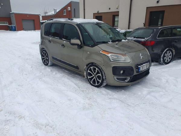 Brown Citroen c3-picasso 2010 in Kaunas, with an engine capacity of 1.56 L and mileage of 270 thousand km for 1250 €, photo 1 on AUTOMOTO.COM.LV