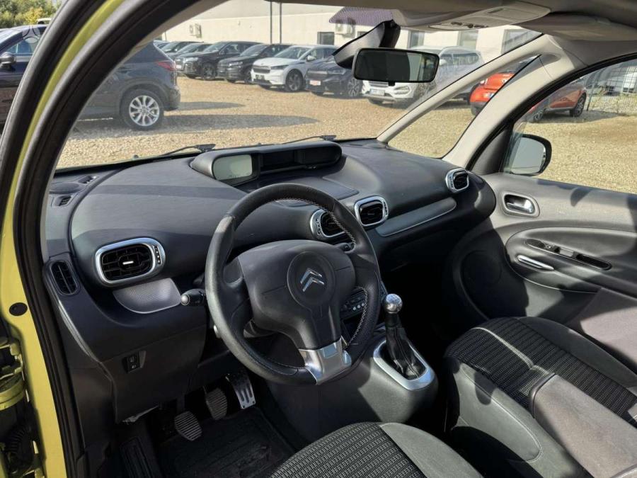 Zaļš Citroen c3-picasso 2010 Šauļi, ar dzinēja tilpumu 1.56 L un nobraukumu 290 tūkst. km par 2600 €, foto 4 vietnē AUTOMOTO.COM.LV