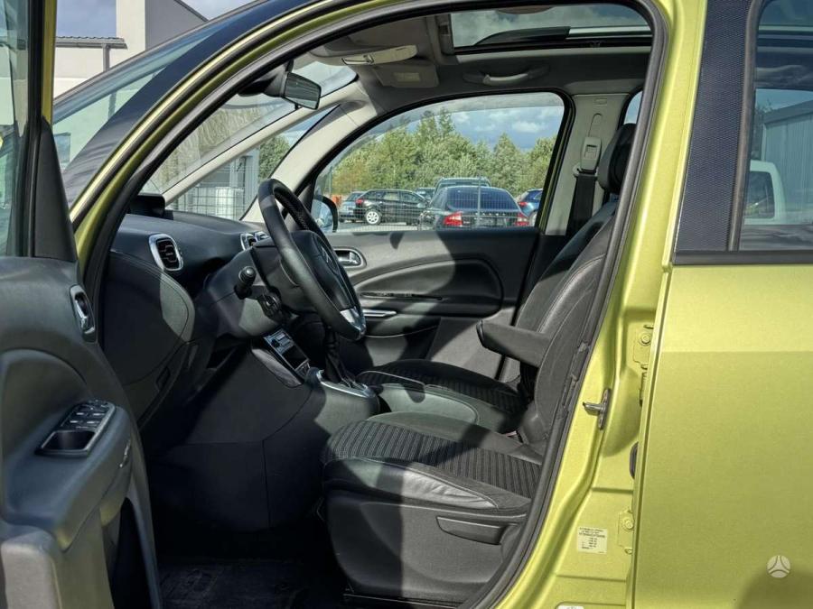 Zaļš Citroen c3-picasso 2010 Šauļi, ar dzinēja tilpumu 1.56 L un nobraukumu 290 tūkst. km par 2600 €, foto 5 vietnē AUTOMOTO.COM.LV