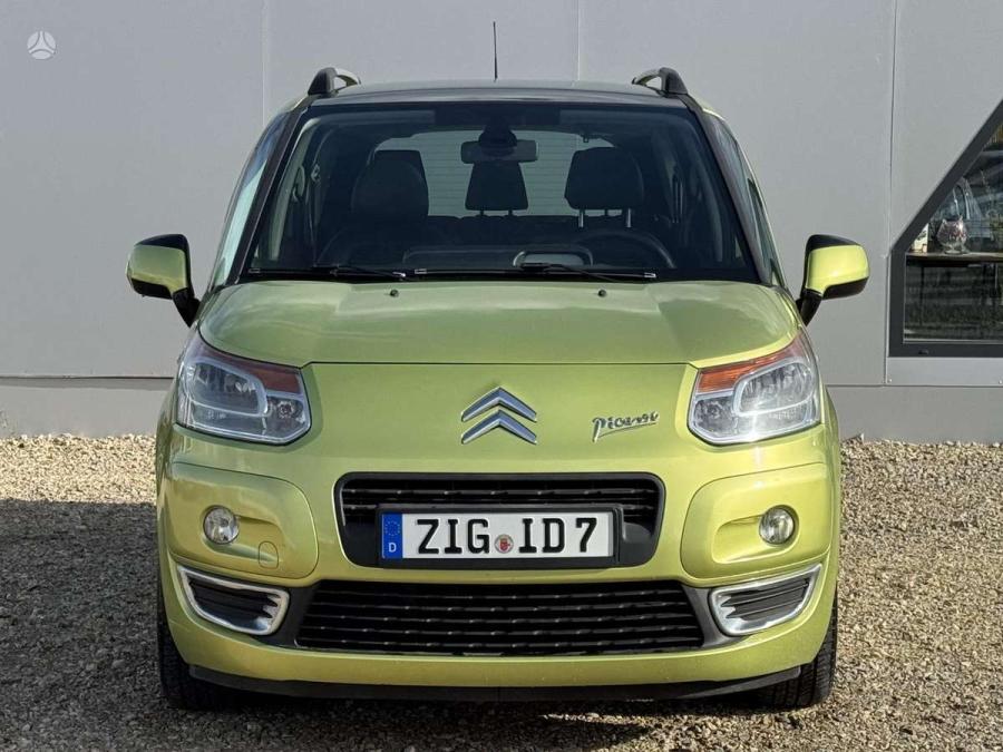 Green Citroen c3-picasso 2010 in Siauliai, with an engine capacity of 1.56 L and mileage of 290 thousand km for 2600 €, photo 6 on AUTOMOTO.COM.LV