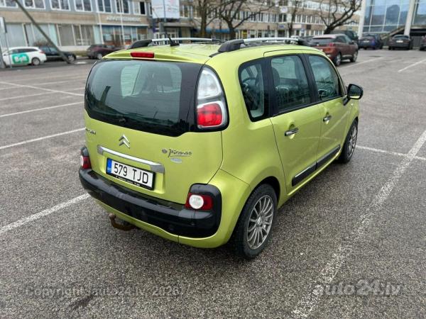 Green Citroen c3-picasso 2010 in Tallinn, with an engine capacity of 1.60 L and mileage of 250 thousand km for 3499 €, photo 3 on AUTOMOTO.COM.LV