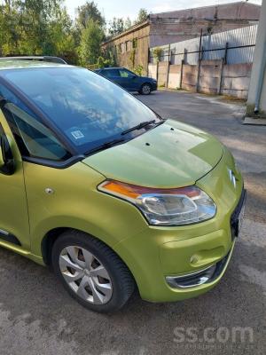 Zaļš Citroen c3-picasso 2010 Rīga, ar dzinēja tilpumu 1.40 L un nobraukumu 186 tūkst. km par 3550 €, foto 5 vietnē AUTOMOTO.COM.LV