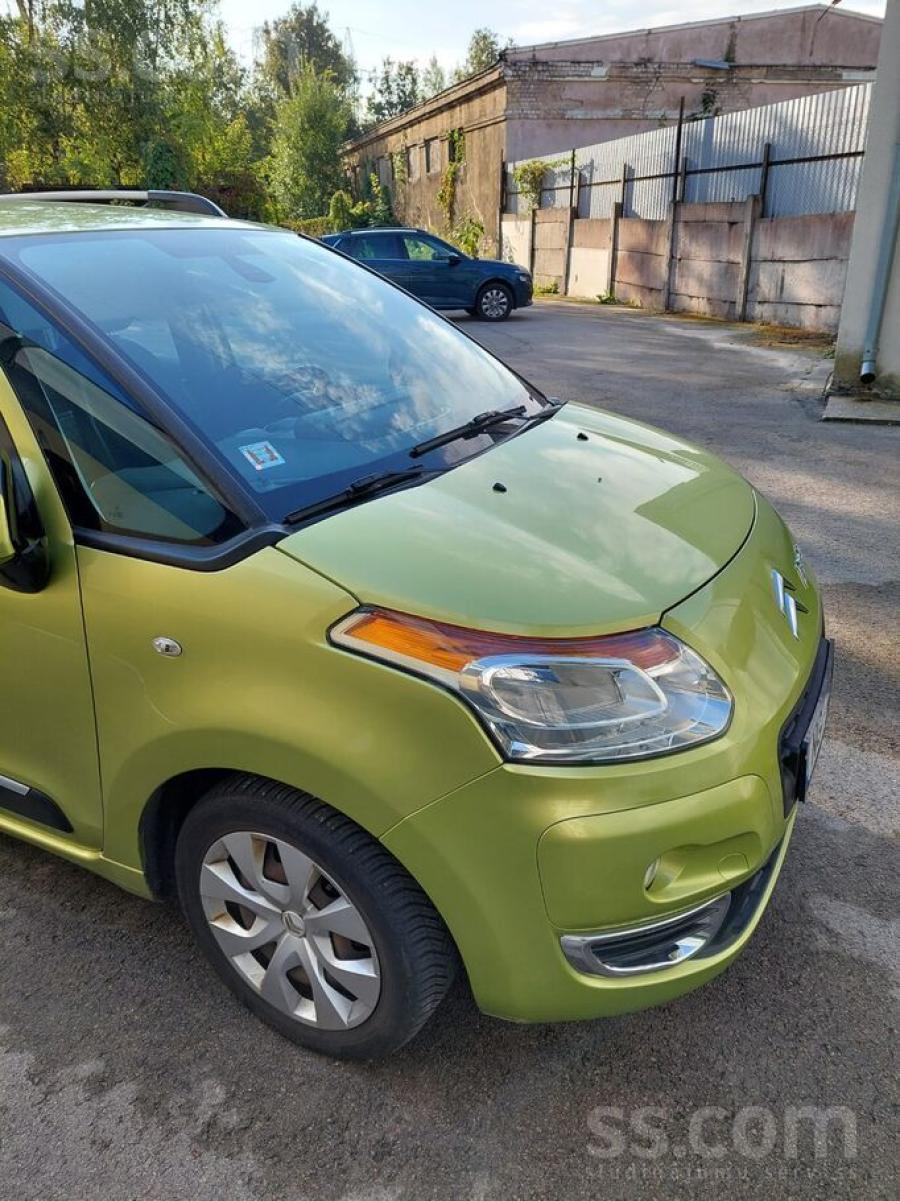 Zaļš Citroen c3-picasso 2010 Rīga, ar dzinēja tilpumu 1.40 L un nobraukumu 186 tūkst. km par 3550 €, foto 5 vietnē AUTOMOTO.COM.LV