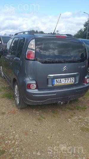Pelēks Citroen c3-picasso 2009 Ludza, ar dzinēja tilpumu 1.60 L un nobraukumu 336 tūkst. km par 2000 €, foto 3 vietnē AUTOMOTO.COM.LV