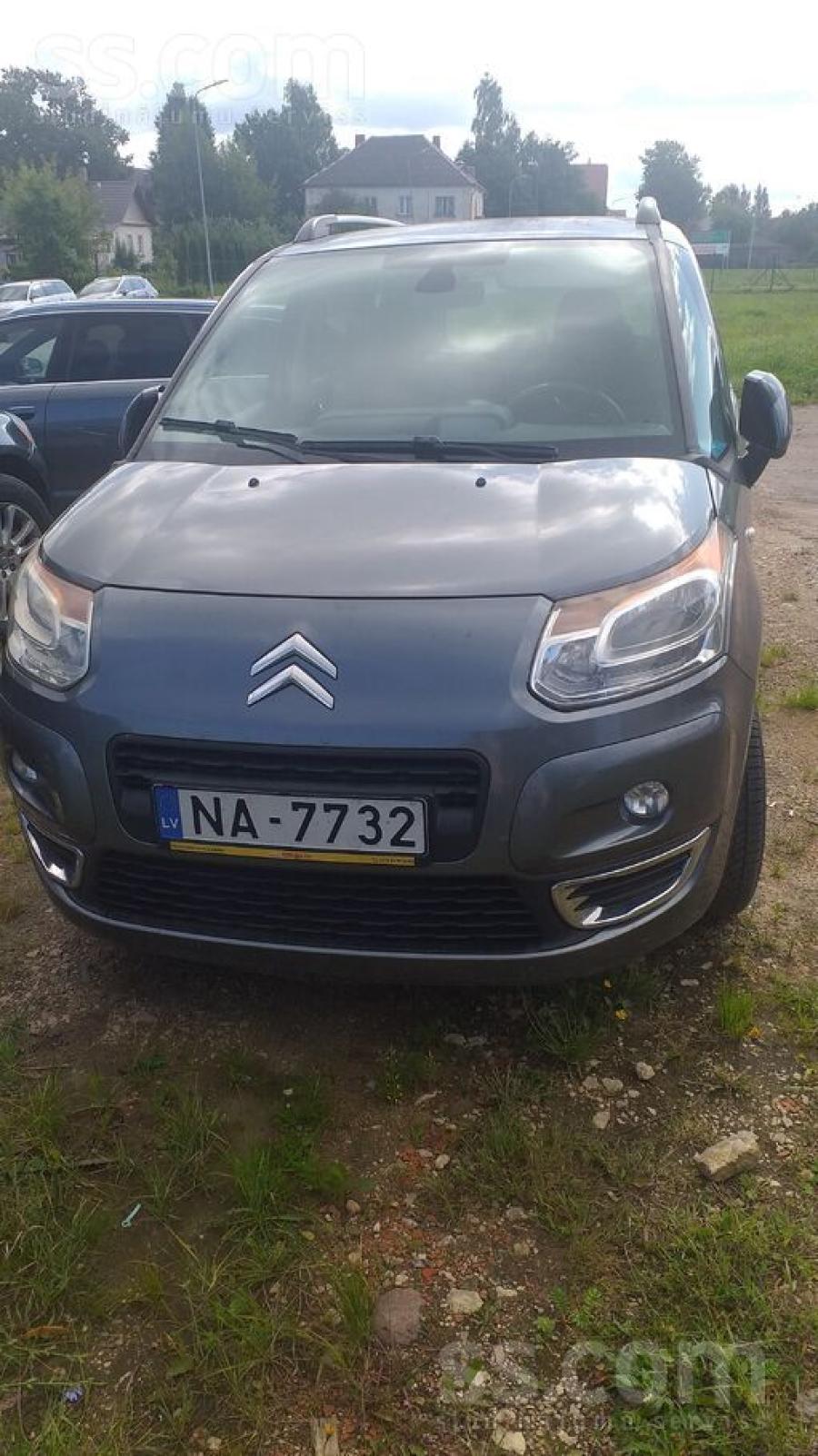 Pelēks Citroen c3-picasso 2009 Ludza, ar dzinēja tilpumu 1.60 L un nobraukumu 336 tūkst. km par 2000 €, foto 4 vietnē AUTOMOTO.COM.LV
