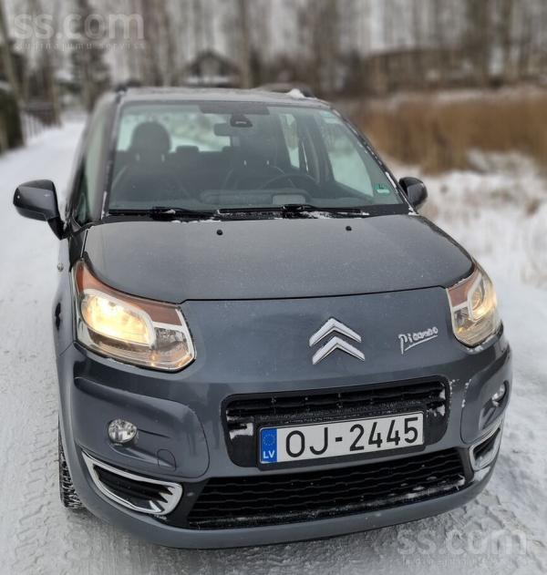 Grey Citroen c3-picasso 2010 in Riga, with an engine capacity of 1.40 L and mileage of 210 thousand km for 3050 €, photo 2 on AUTOMOTO.COM.LV