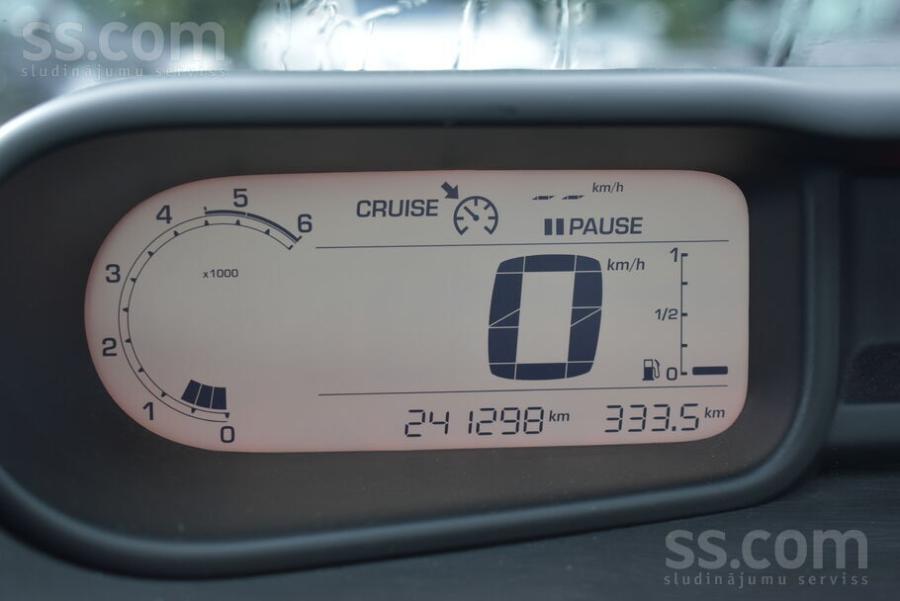 Pelēks Citroen c3-picasso 2010 Kuldīga, ar dzinēja tilpumu 1.60 L un nobraukumu 0 tūkst. km par 3990 €, foto 13 vietnē AUTOMOTO.COM.LV