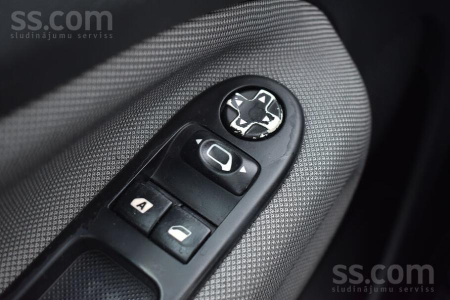 Pelēks Citroen c3-picasso 2010 Kuldīga, ar dzinēja tilpumu 1.60 L un nobraukumu 0 tūkst. km par 3990 €, foto 17 vietnē AUTOMOTO.COM.LV