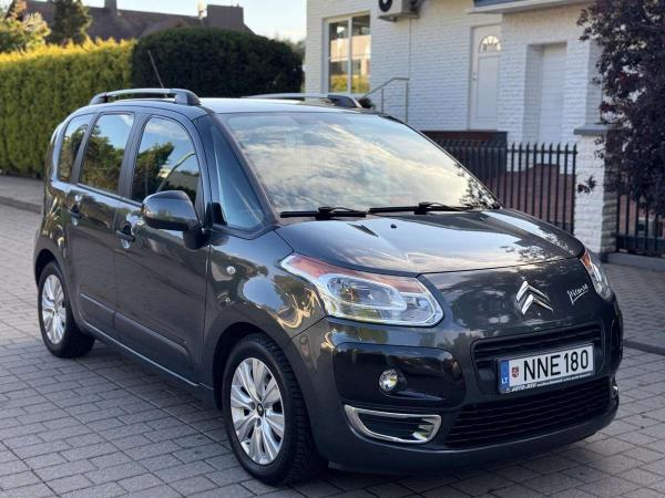 Pelēks Citroen c3-picasso 2012 Viļņa, ar dzinēja tilpumu 1.56 L un nobraukumu 274 tūkst. km par 3150 €, foto 1 vietnē AUTOMOTO.COM.LV