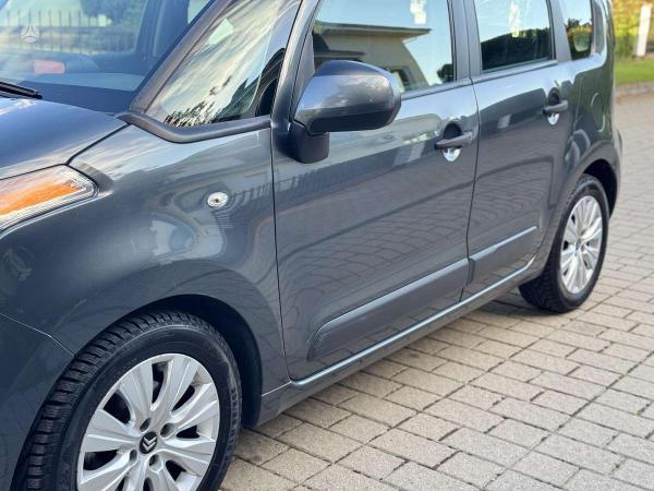 Pelēks Citroen c3-picasso 2012 Viļņa, ar dzinēja tilpumu 1.56 L un nobraukumu 274 tūkst. km par 3150 €, foto 9 vietnē AUTOMOTO.COM.LV