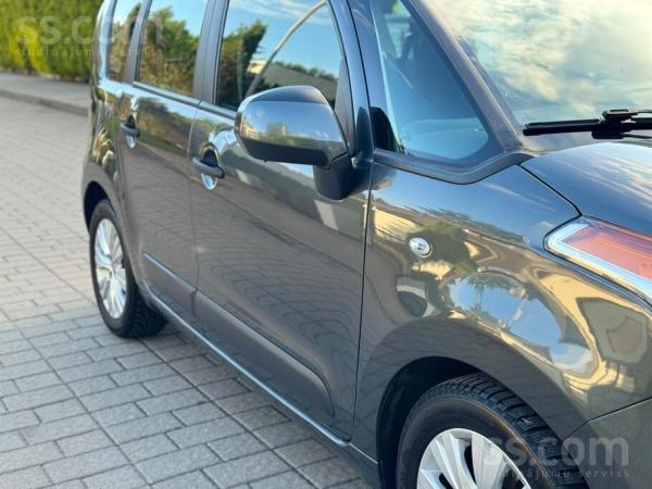 Pelēks Citroen c3-picasso 2012 Rīga, ar dzinēja tilpumu 1.60 L un nobraukumu 273 tūkst. km par 3700 €, foto 4 vietnē AUTOMOTO.COM.LV