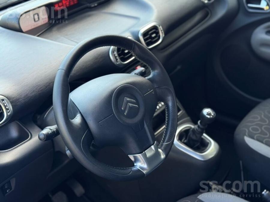 Grey Citroen c3-picasso 2012 in Riga, with an engine capacity of 1.60 L and mileage of 273 thousand km for 3700 €, photo 12 on AUTOMOTO.COM.LV