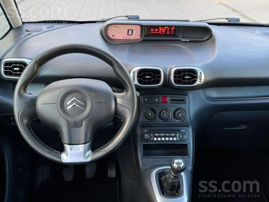 Grey Citroen c3-picasso 2012 in Riga, with an engine capacity of 1.60 L and mileage of 273 thousand km for 3700 €, photo 14 on AUTOMOTO.COM.LV