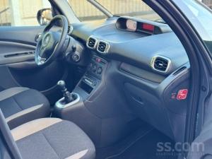 Grey Citroen c3-picasso 2012 in Riga, with an engine capacity of 1.60 L and mileage of 273 thousand km for 3700 €, photo 15 on AUTOMOTO.COM.LV