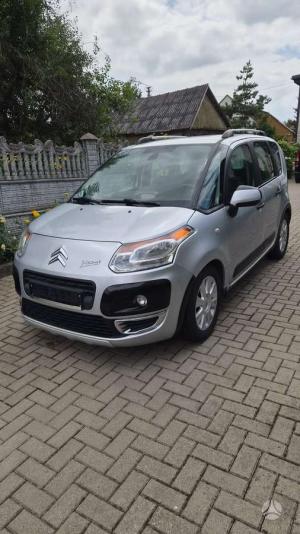 Grey Citroen c3-picasso 2012 in Kelme, with an engine capacity of 1.60 L and mileage of 155 thousand km for 3100 €, photo  on AUTOMOTO.COM.LV
