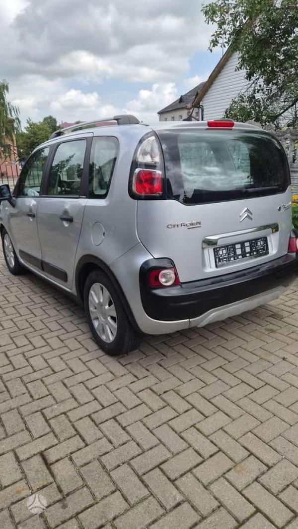 Grey Citroen c3-picasso 2012 in Kelme, with an engine capacity of 1.60 L and mileage of 155 thousand km for 3100 €, photo 3 on AUTOMOTO.COM.LV