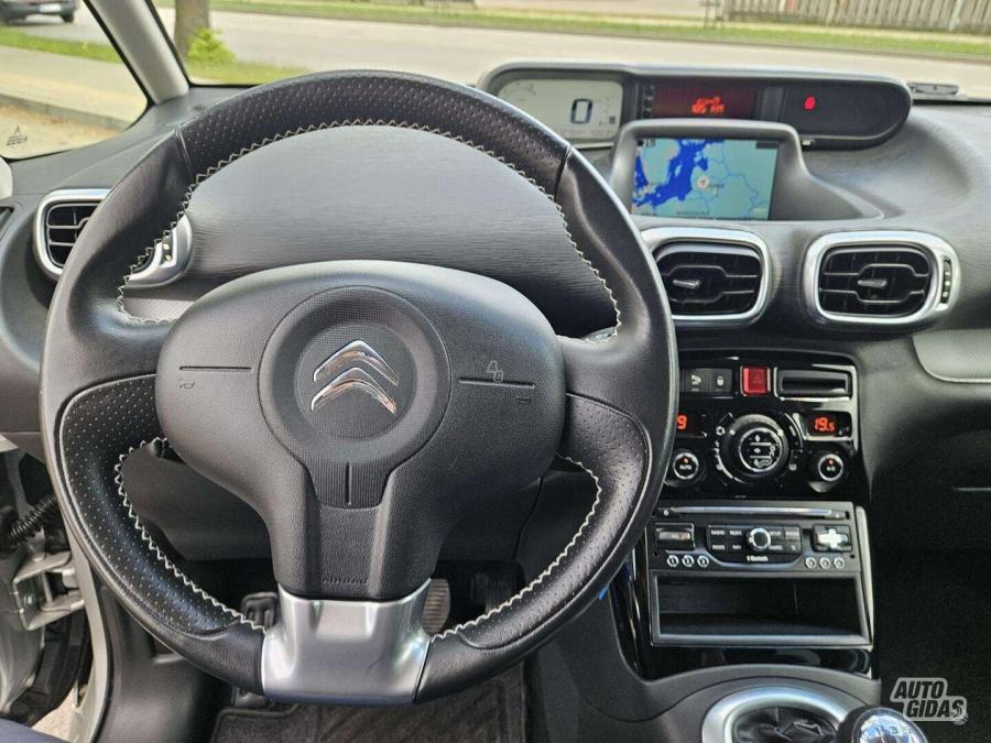 Pelēks Citroen c3-picasso 2016 Šauļi, ar dzinēja tilpumu 1.20 L un nobraukumu 72 tūkst. km par 5450 €, foto 17 vietnē AUTOMOTO.COM.LV
