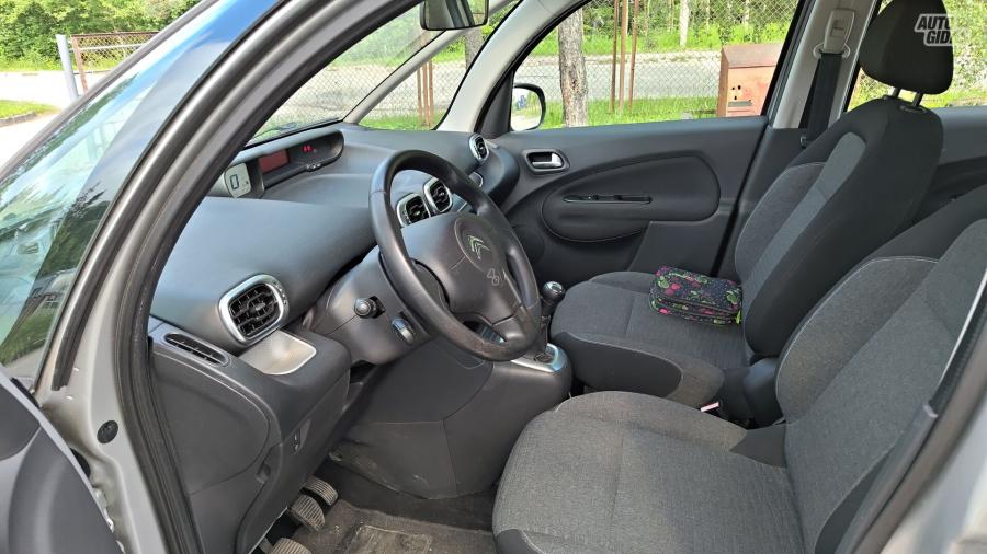 Grey Citroen c3-picasso 2016 in Utena, with an engine capacity of 1.60 L and mileage of 164 thousand km for 3600 €, photo 11 on AUTOMOTO.COM.LV