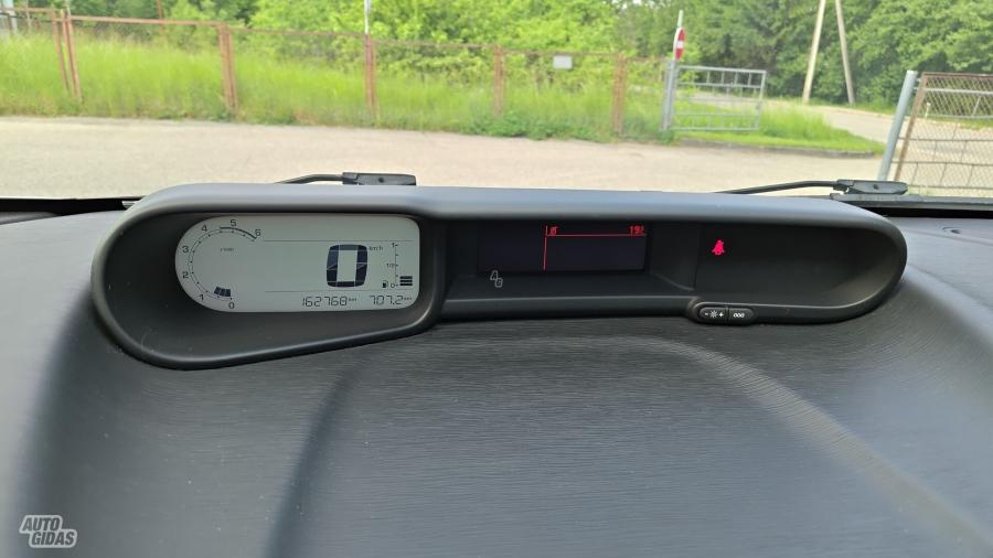 Grey Citroen c3-picasso 2016 in Utena, with an engine capacity of 1.60 L and mileage of 164 thousand km for 3600 €, photo 13 on AUTOMOTO.COM.LV