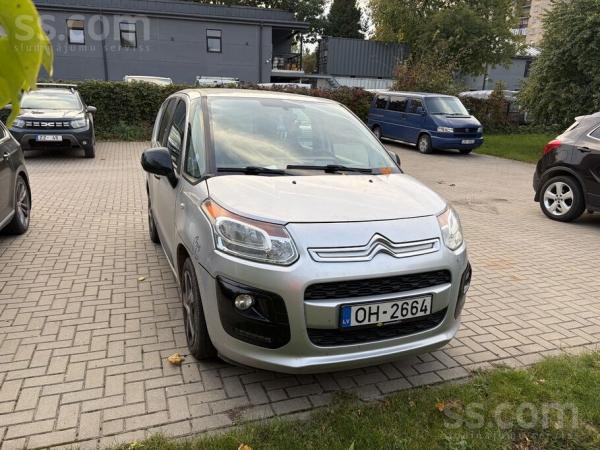 Pelēks Citroen c3-picasso 2016 Rīga, ar dzinēja tilpumu 1.20 L un nobraukumu 133 tūkst. km par 4500 €, foto 3 vietnē AUTOMOTO.COM.LV
