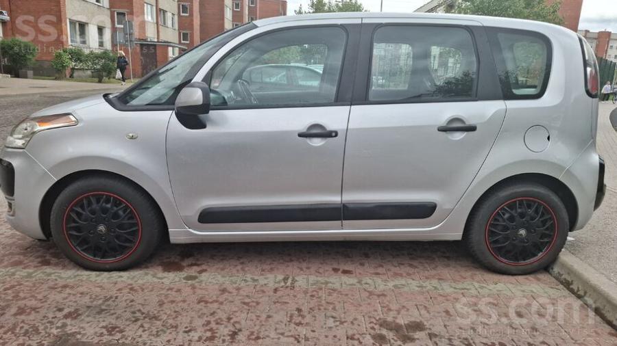 Grey Citroen c3-picasso 2011 in Daugavpils, with an engine capacity of 1.60 L and mileage of 216 thousand km for 3350 €, photo 6 on AUTOMOTO.COM.LV