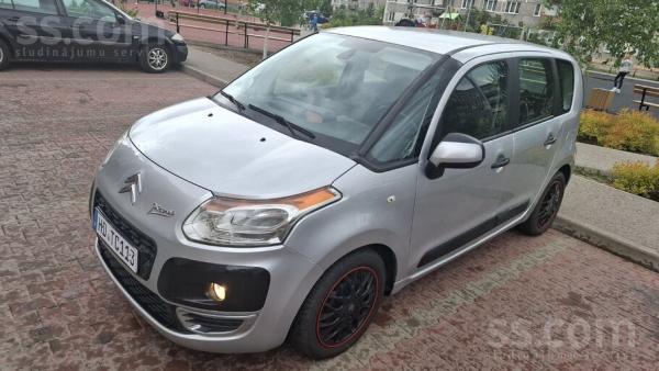 Grey Citroen c3-picasso 2011 in Daugavpils, with an engine capacity of 1.60 L and mileage of 216 thousand km for 3350 €, photo 7 on AUTOMOTO.COM.LV